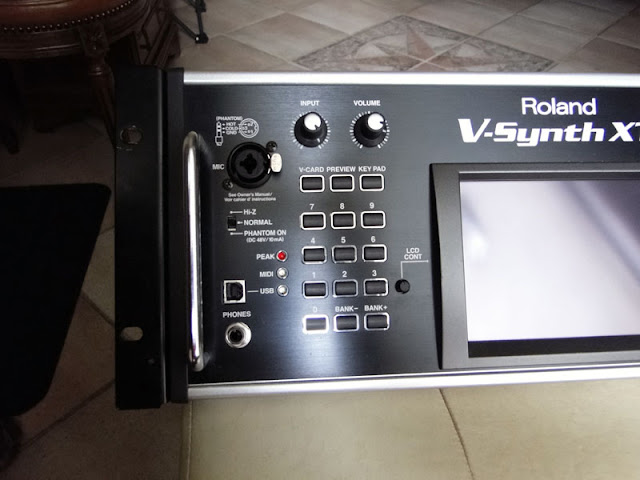 MATRIXSYNTH: ROLAND V-SYNTH XT with original manuals and box