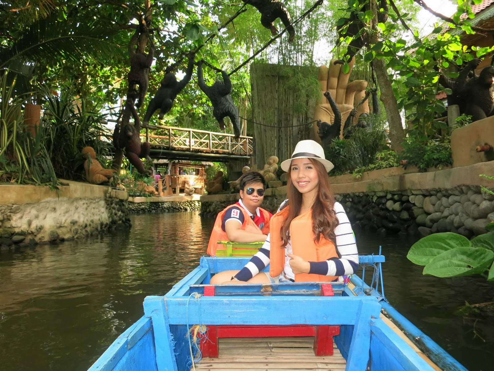 Mineeh11: Isdaan Floating Restaurant Experience