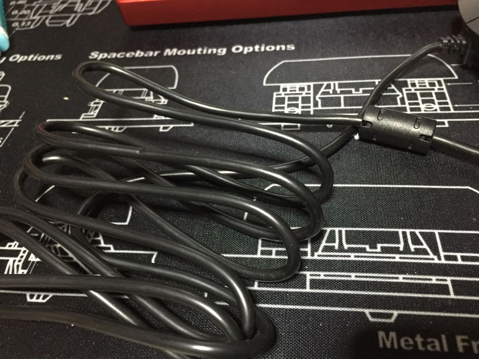 Chocolate Device2: Fenek Standard Issue Gaming Mouse