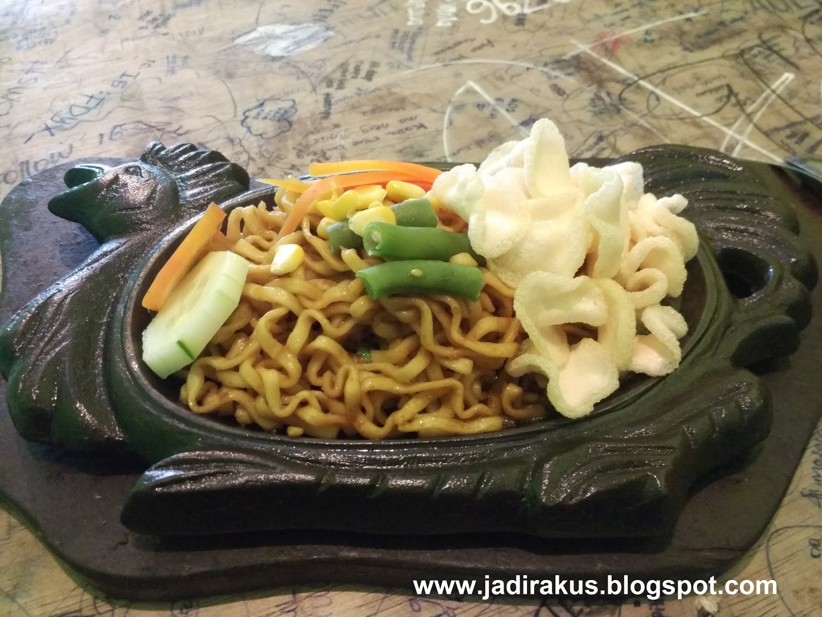 Jadi Rakus: Mencoba Pedasnya Mie Level di Mie CakCok Kudus