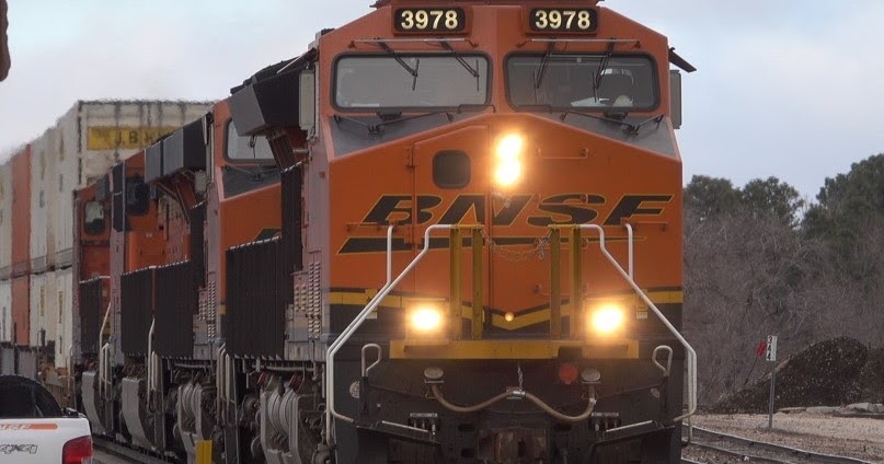 Blair's 鐵道攝影: BNSF 3978 GE ET44C4