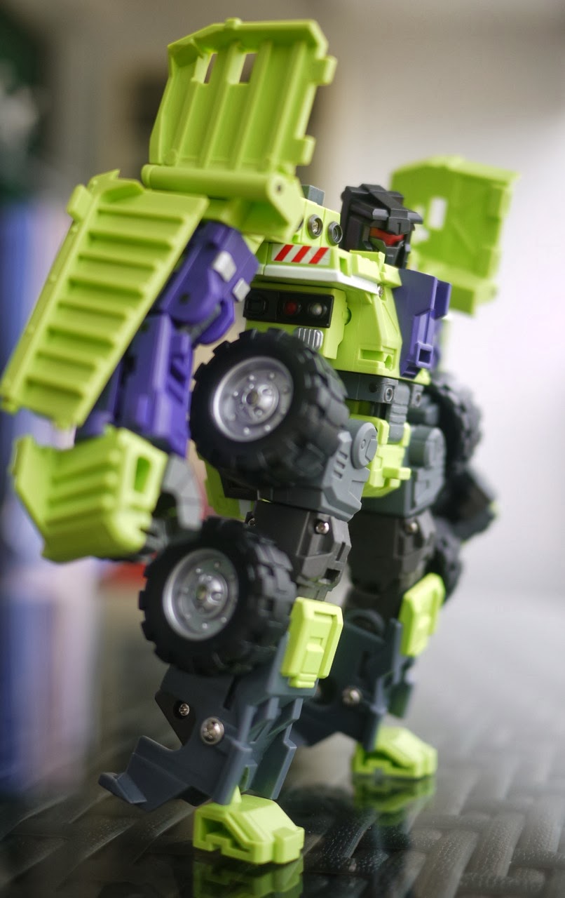 Alteregoistic - Toy Blogger: Devastator Deconstructed ... ...
