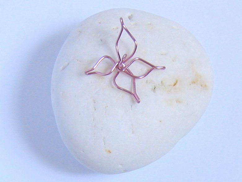 Art of Wire: Wire pendant : 4 petal flower