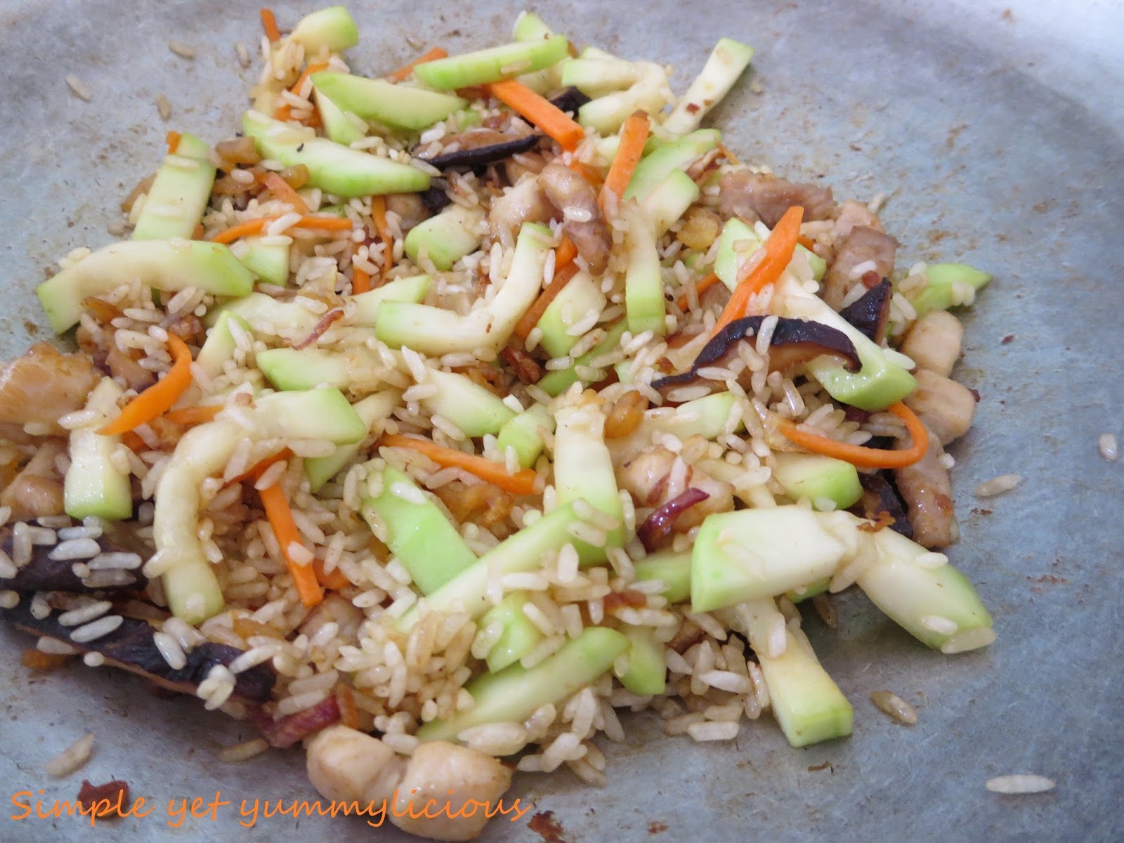 Simple yet yummylicious!: White Gourd Braised Rice