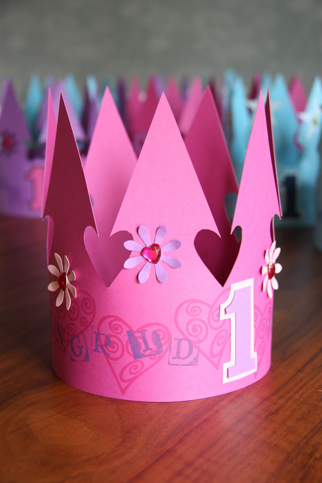 The Royal Bow: Krone en, krone to, krone tre, krone fire.......