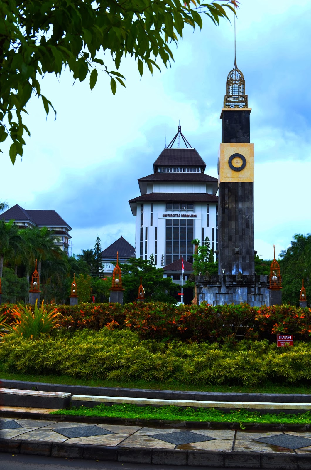 Universitas Brawijaya & Fakultas Hukum Universitas Brawijaya