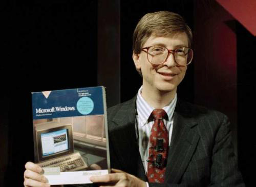 Lo Que Pasó en la Historia: November 10: Bill Gates introduces Windows ...