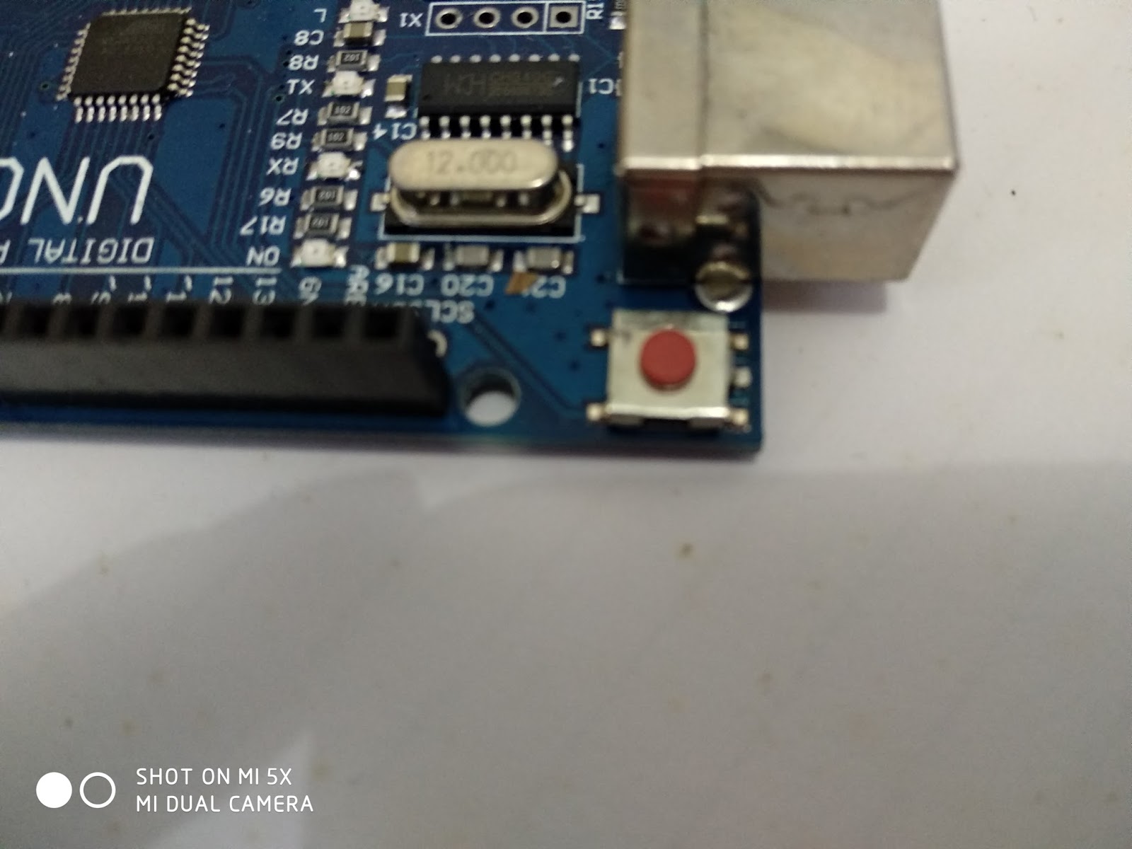 Pengenalan Arduino - Koloni Semut