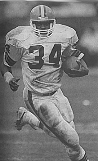 Today in Pro Football History: Rookie of the Year: Kevin Mack, 1985