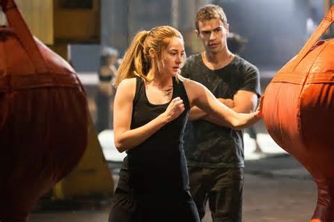 F This Movie!: Review: Divergent