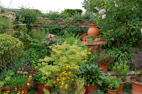 Juniper Hill: English Gardens- Whichford Pottery