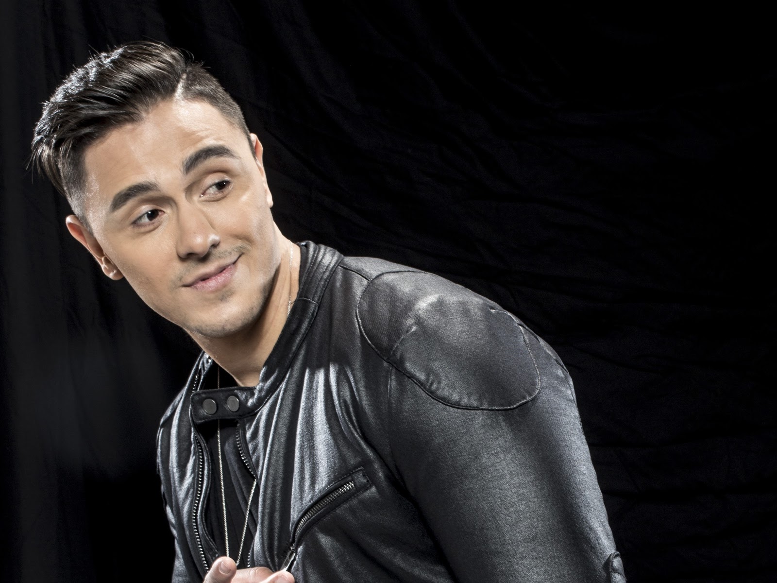 Joey Montana en los Premios HEAT - TVCinews