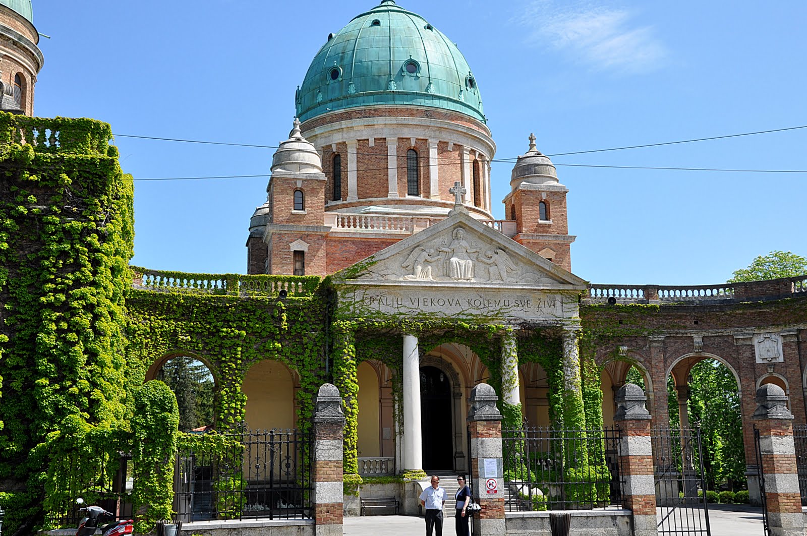 The Olive Journey: The resting place of all faiths - Mirogoj, Zagreb
