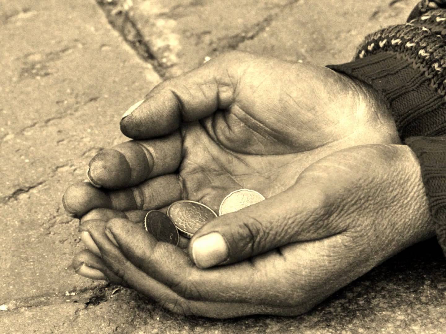 Viver a Vida!: As pessoas estão dando menos esmolas!