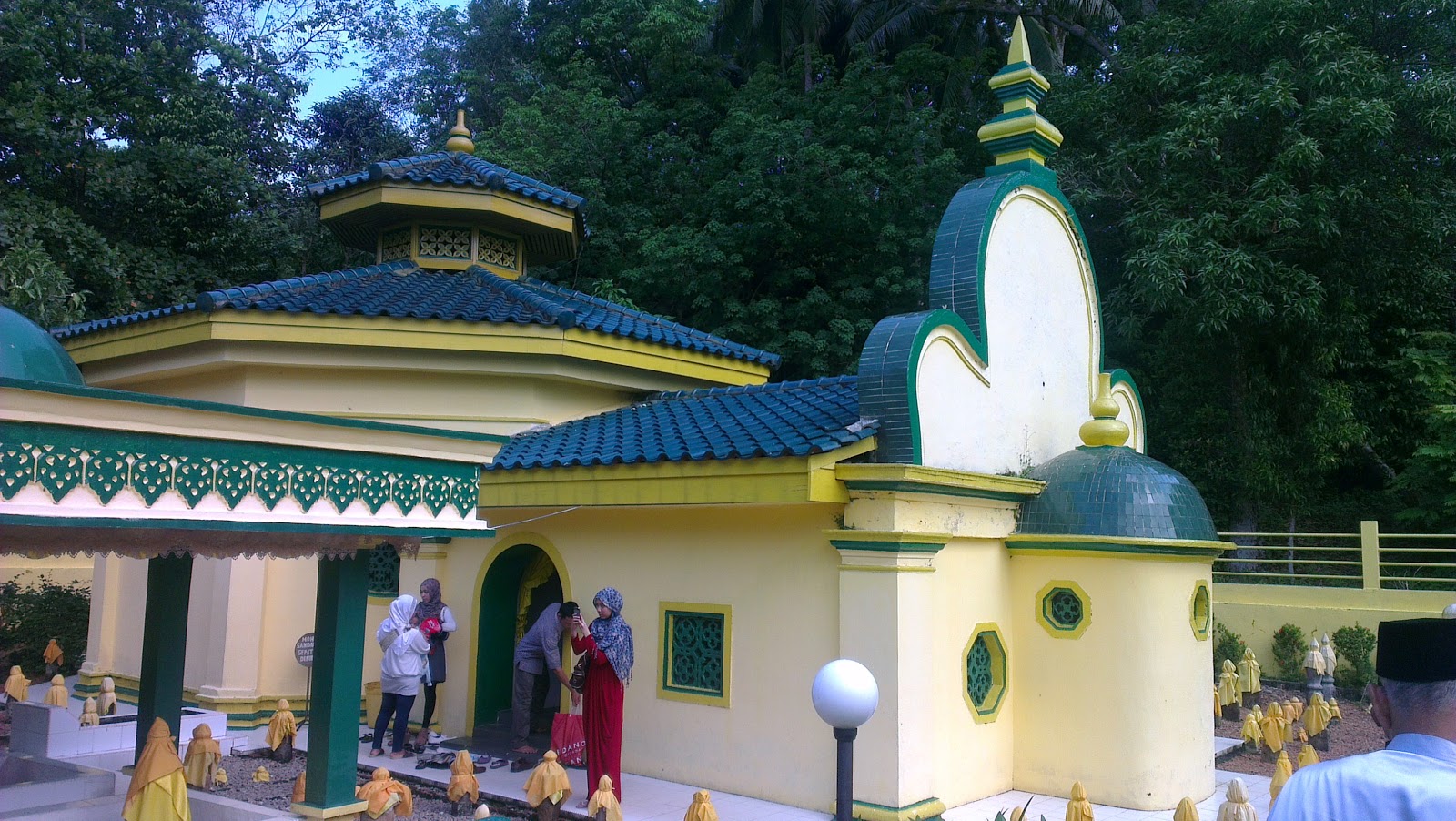 KELUARGA PAJAR, PARIMBUNIS: ZIARAH MAKAM DAENG CHELAK / DAENG MEREWAH ...