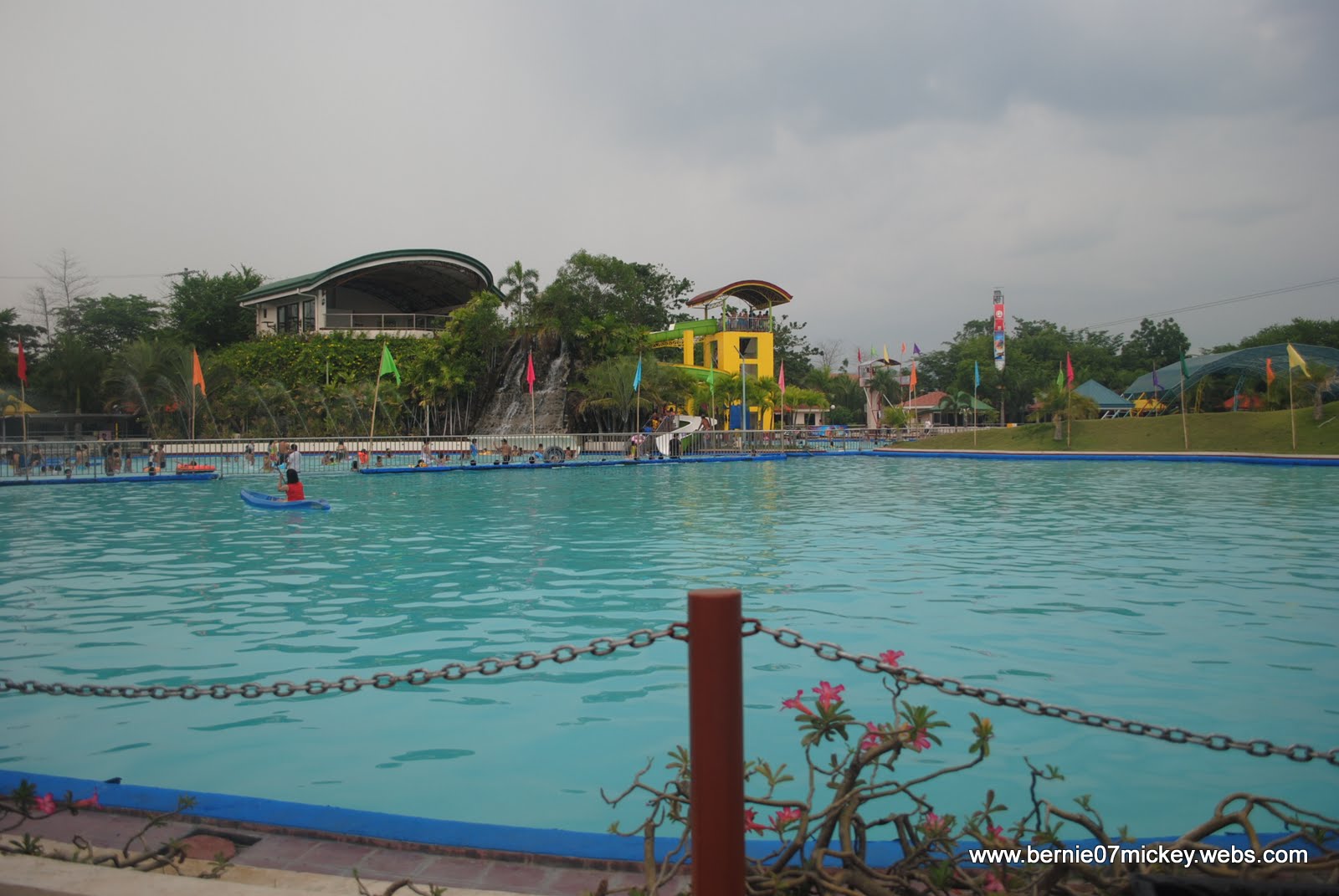 F1 Digital Scrapaholic: Club Manila East