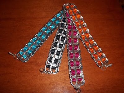 mary's crafts: ΑΛΛΑ 4 ΒΡΑΧΙΟΛΑΚΙΑ ΜΕ ΚΑΠΑΚΙΑ ΑΝΑΨΥΚΤΙΚΩΝ!!!!!!!