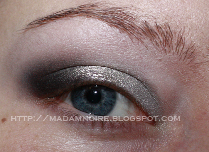Madam Noire Makeup Studio: Tutorial: Silver smoke
