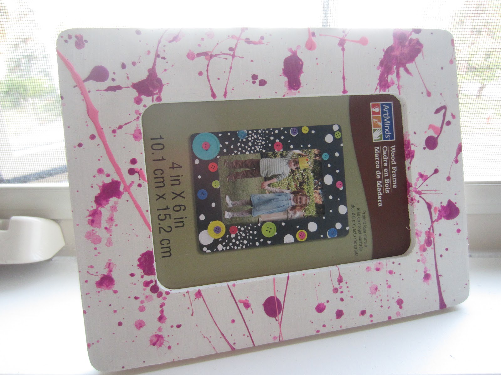 DIY: Decorate it yourself: DIY: Splatter Picture Frames