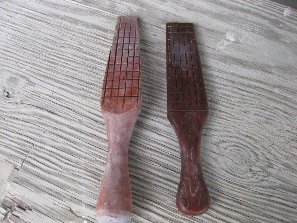 Red Bread Tie: Pottery Paddle Patterns 도자기 패드 형 패턴