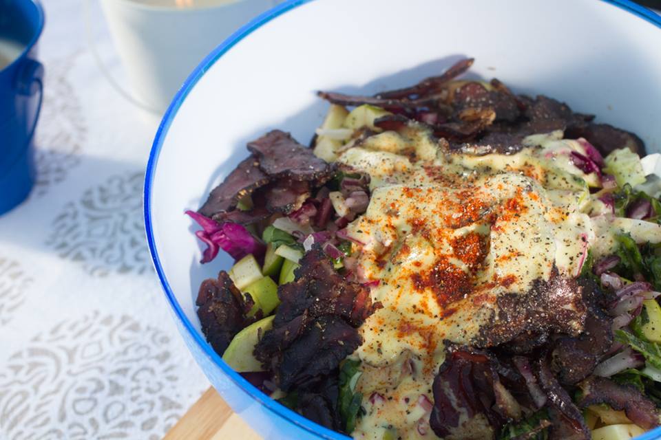 In en om die huis: BILTONG EN KOOLSLAAI