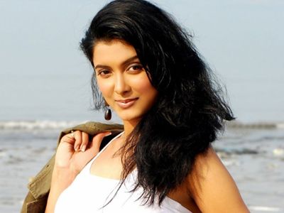 Richa Soni Wiki, Biography, Dob, Age, Height, Weight, Affairs and More