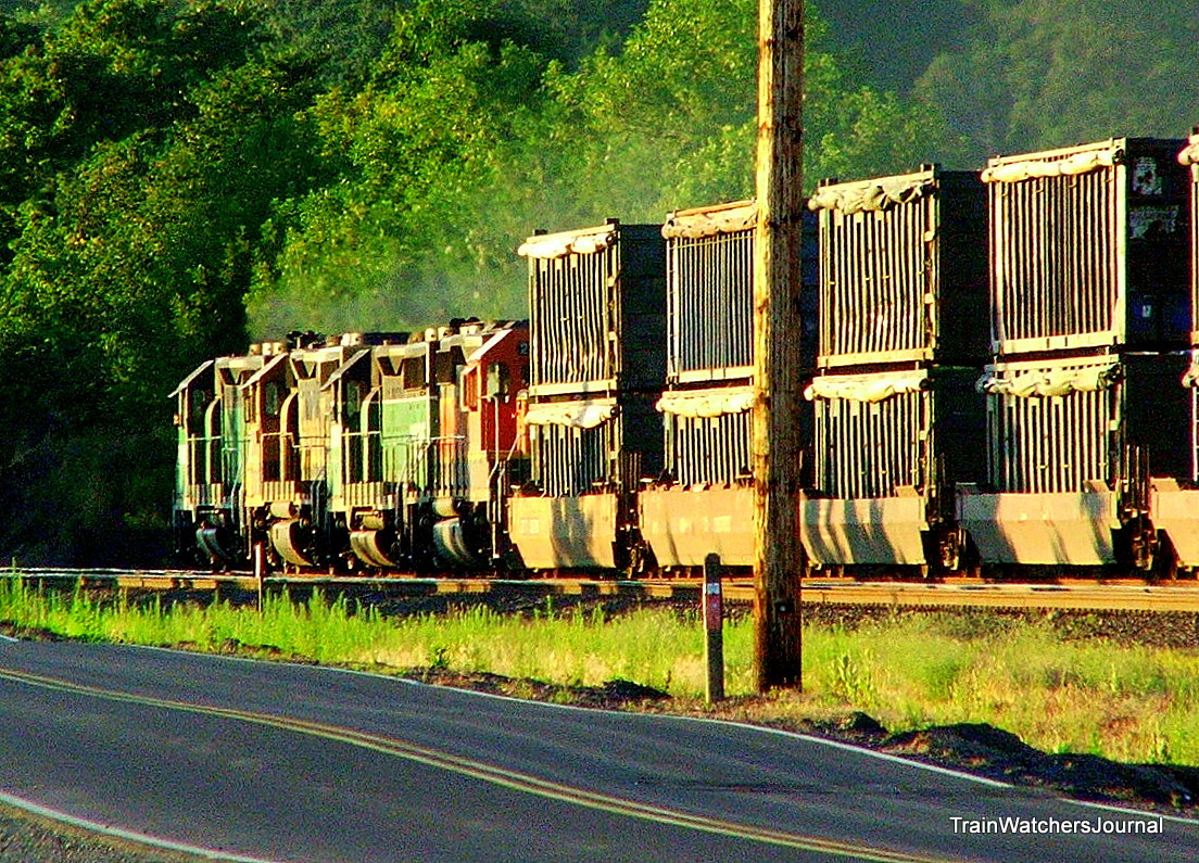 TrainWatchersJournal: Late Afternoon - Kalama, Washington - July 2005