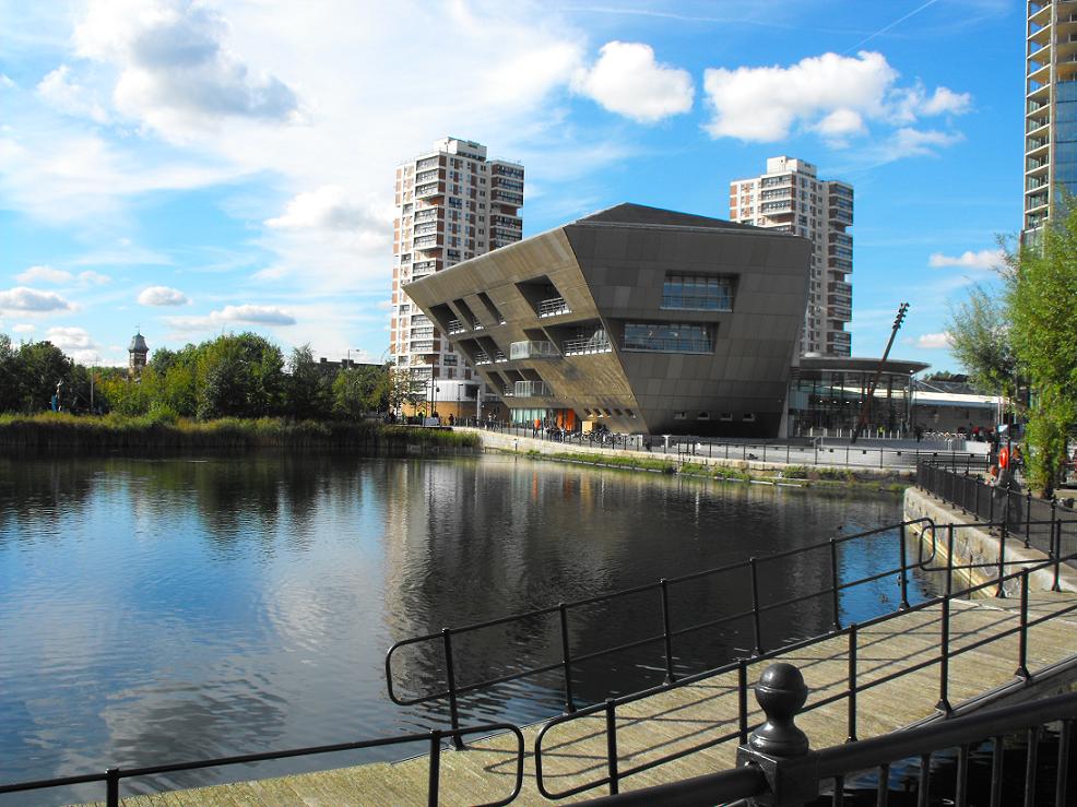 Transpontine: Canada Water Library