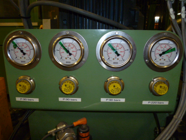 Visual Maintenance: Hydraulic Pressure Display
