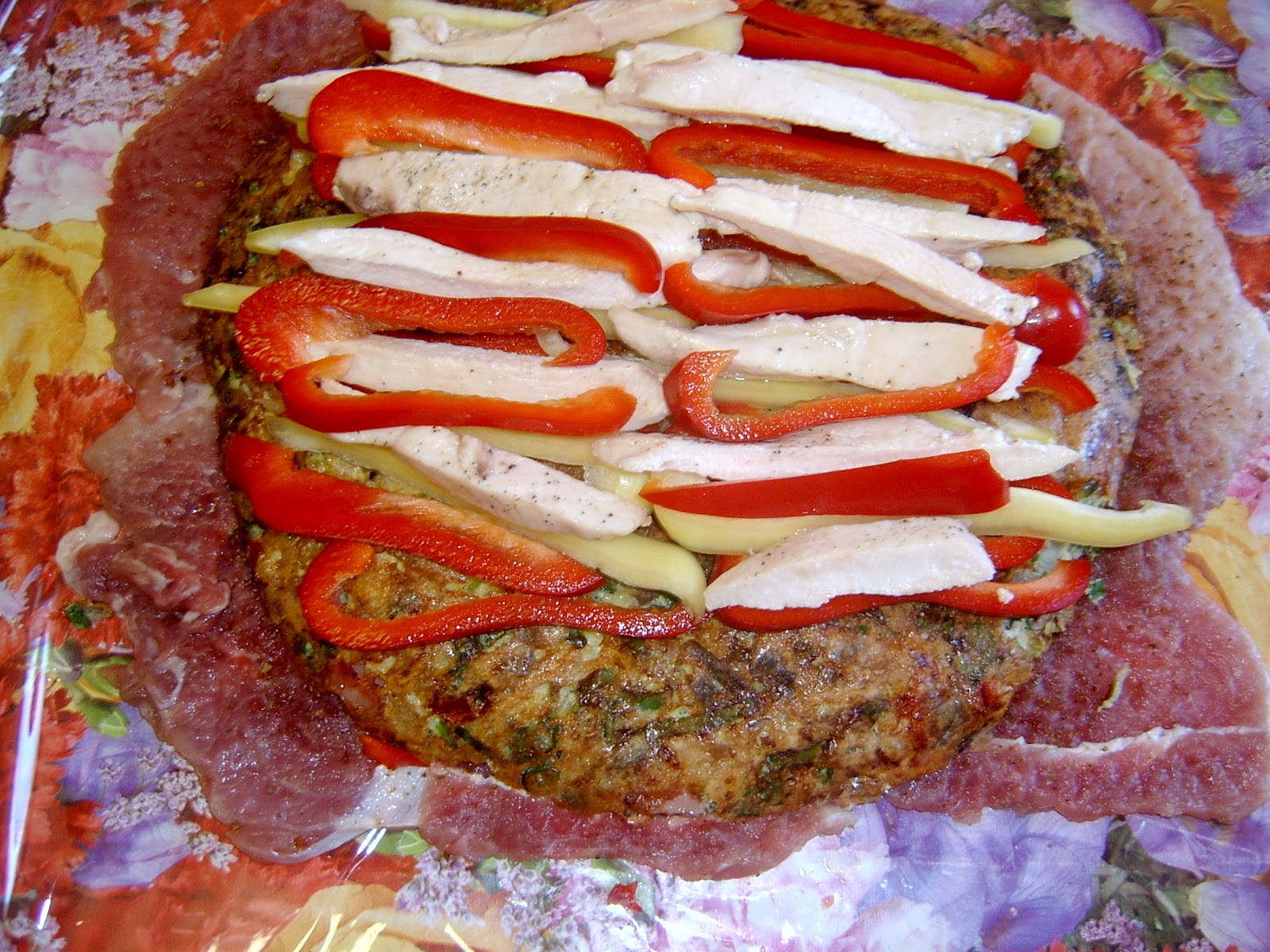 Rulada de porc cu pui si ciuperci