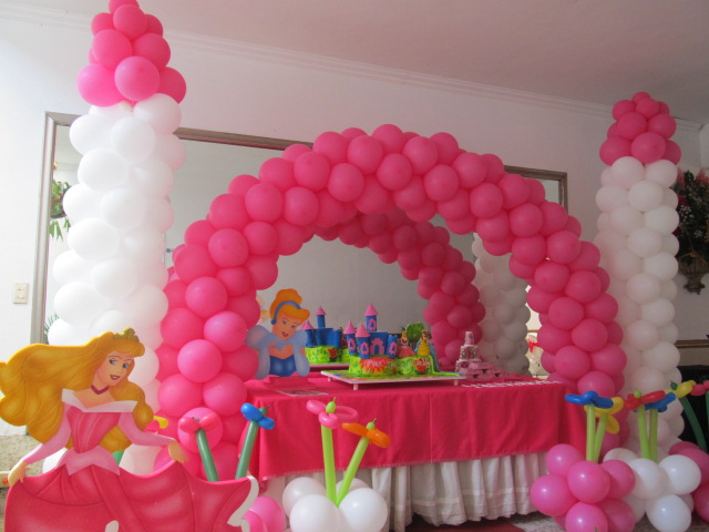 Como hacer un castillo de princesas con globos - Imagui