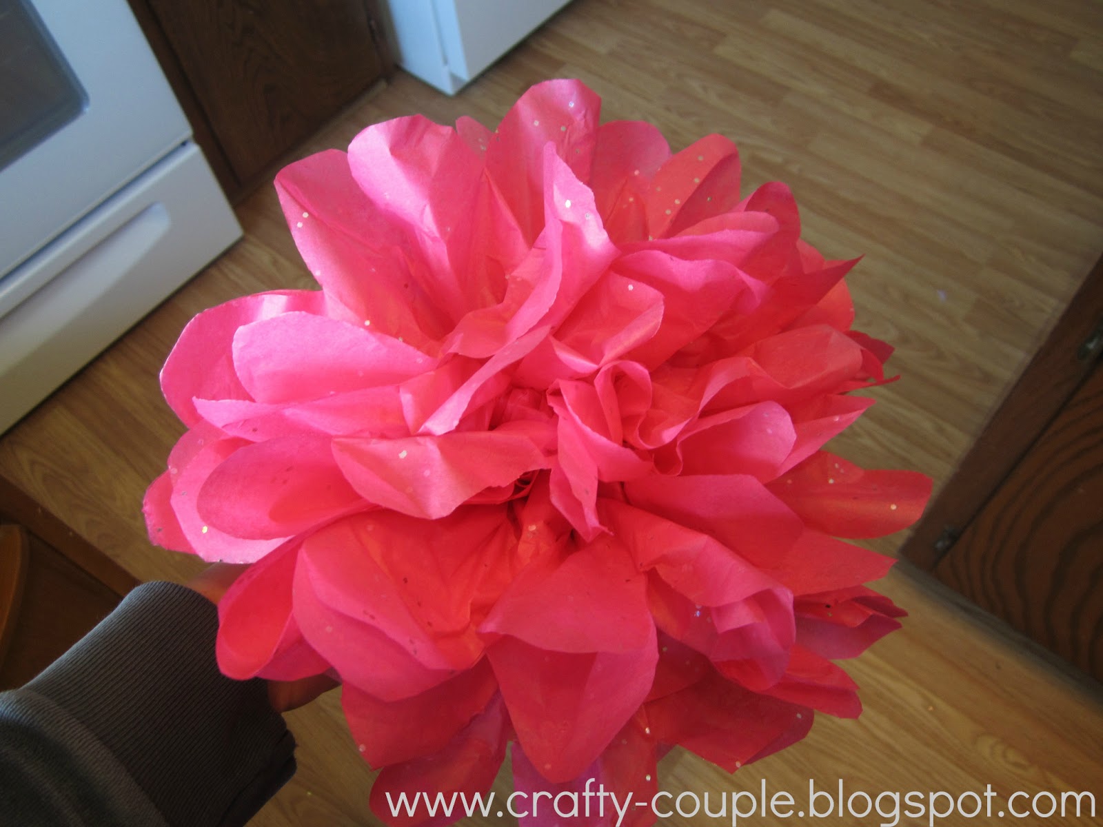 crafty couple: Tissue Paper Pom Pom Topiary