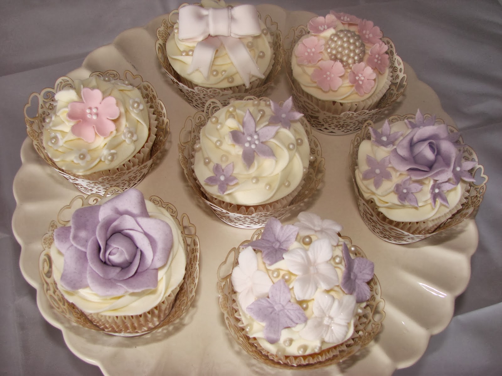 vintage+cupcakes | Vintage cupcakes, Vintage wedding cupcakes ...