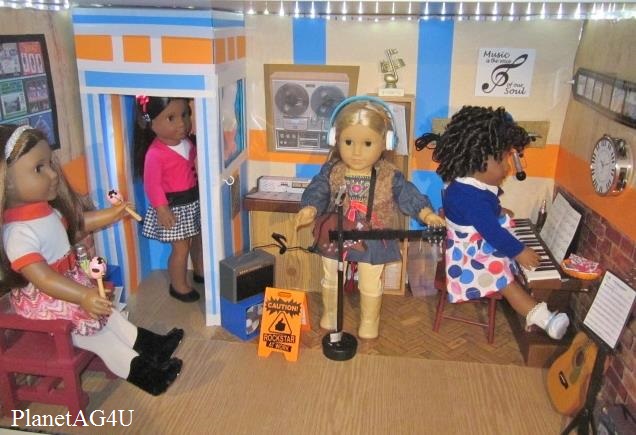Living A Doll's Life : DIY - Melody's Motown Recording Studio (Interior)