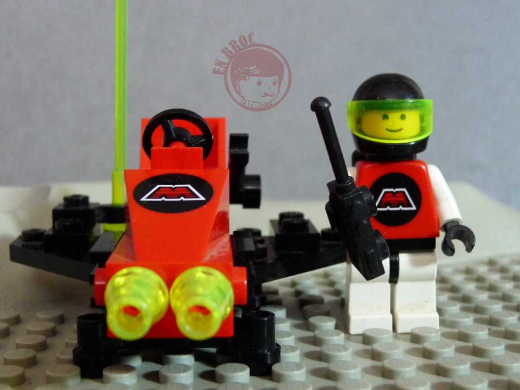 en-broc: Lego 6811 : Pulsar charger, M-Tron, 1990