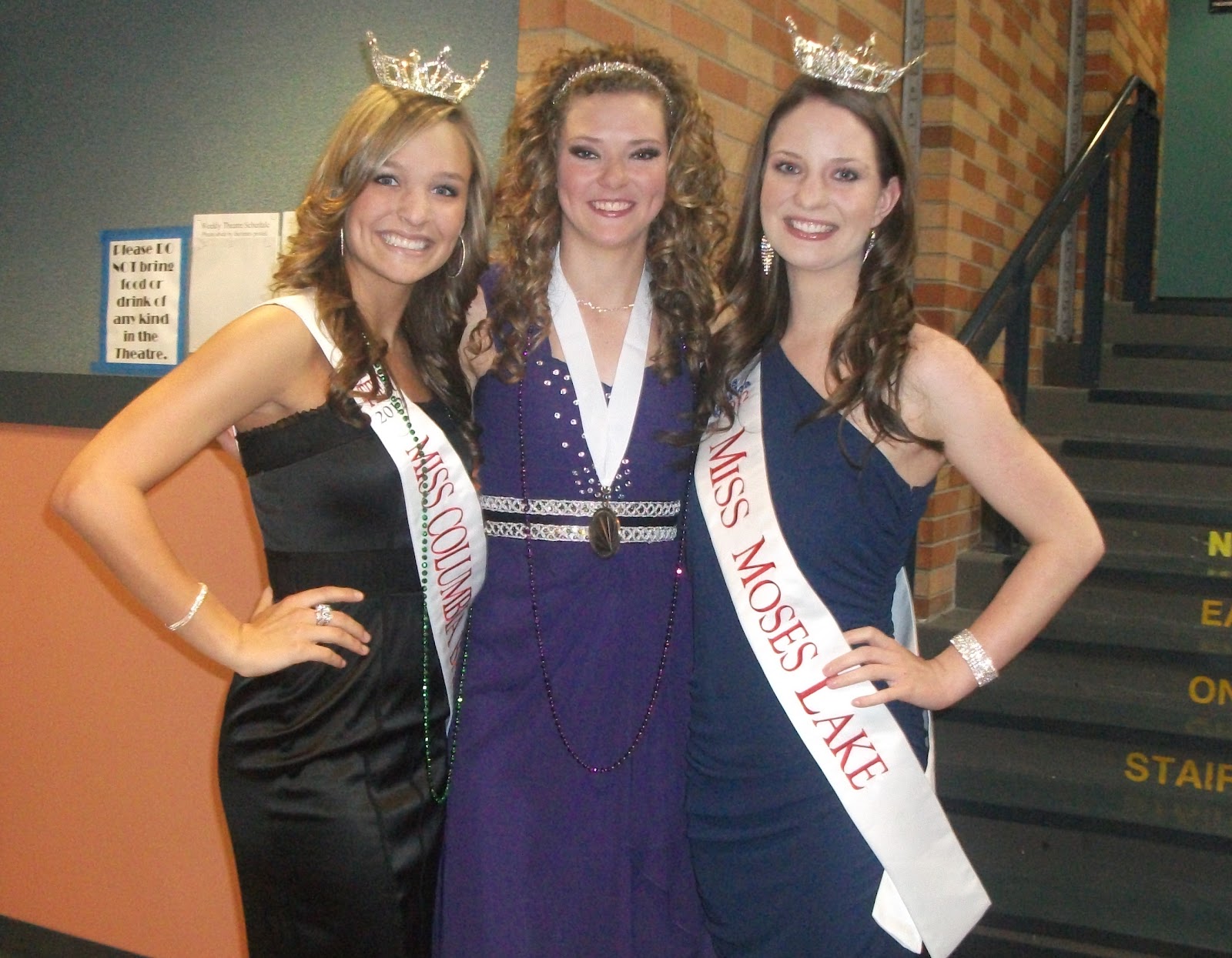 A Piece of Analiesse: Moses Lake's Distinguished Young Women!!