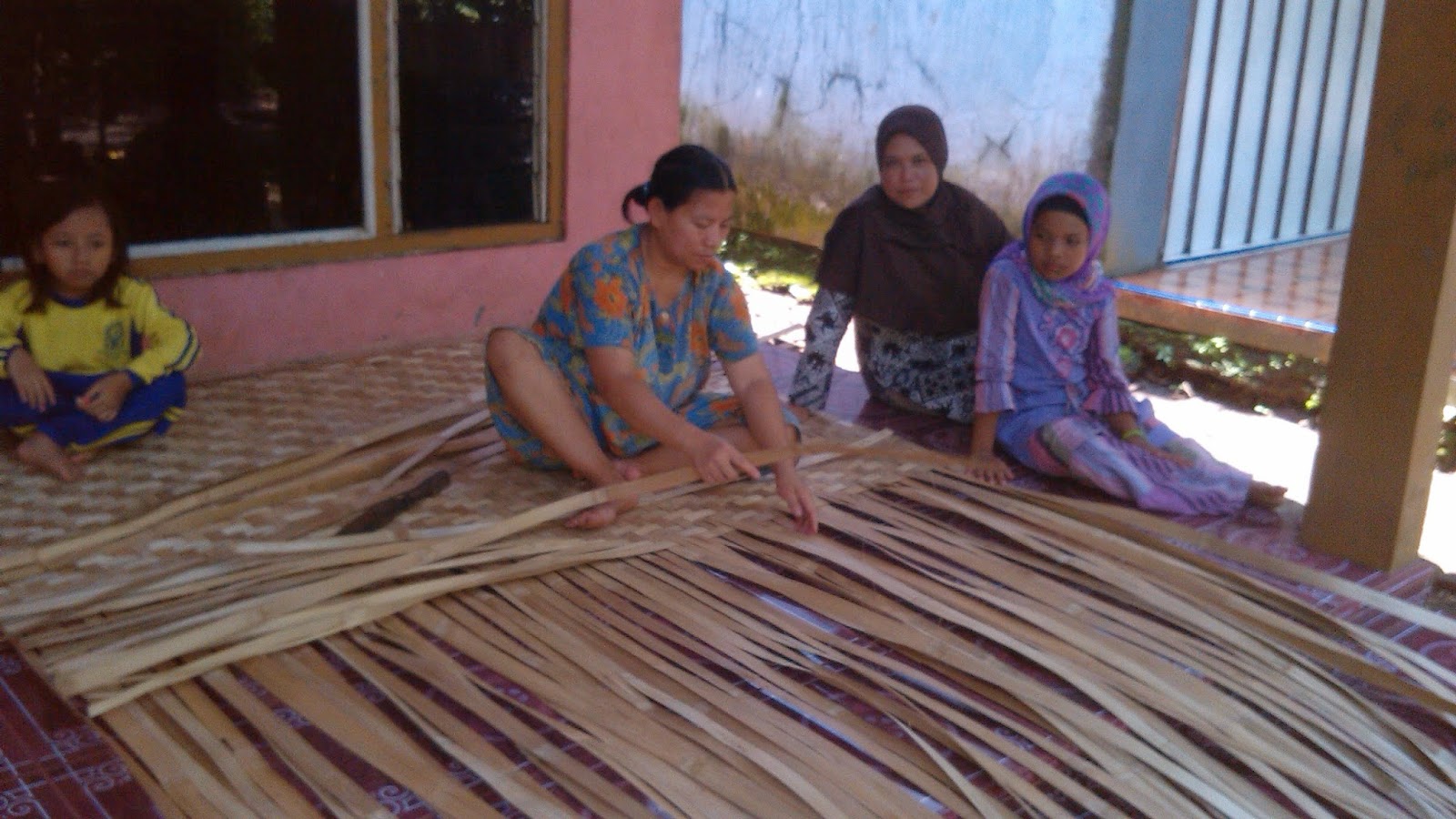 jawanis: ANYAMAN BAMBU BATIK / WOVEN BATIK BAMBOO