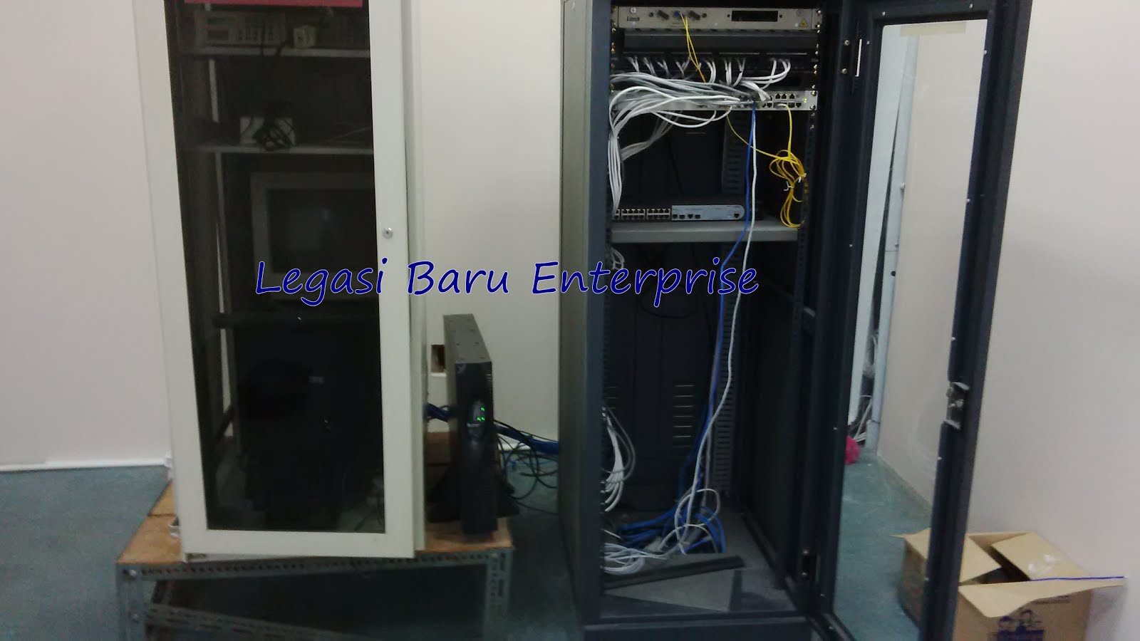Upgrade bilik Server bangunan Pejabat Kerajaan.