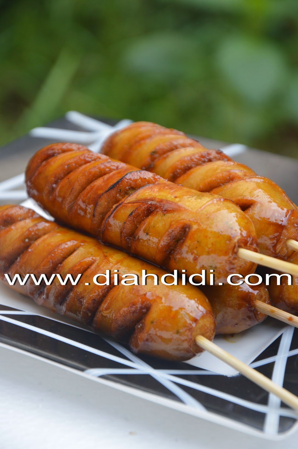 Diah Didi's Kitchen: Mencicipi Sosis Sepanjang 40 cm di Rumah Sosis Bandung