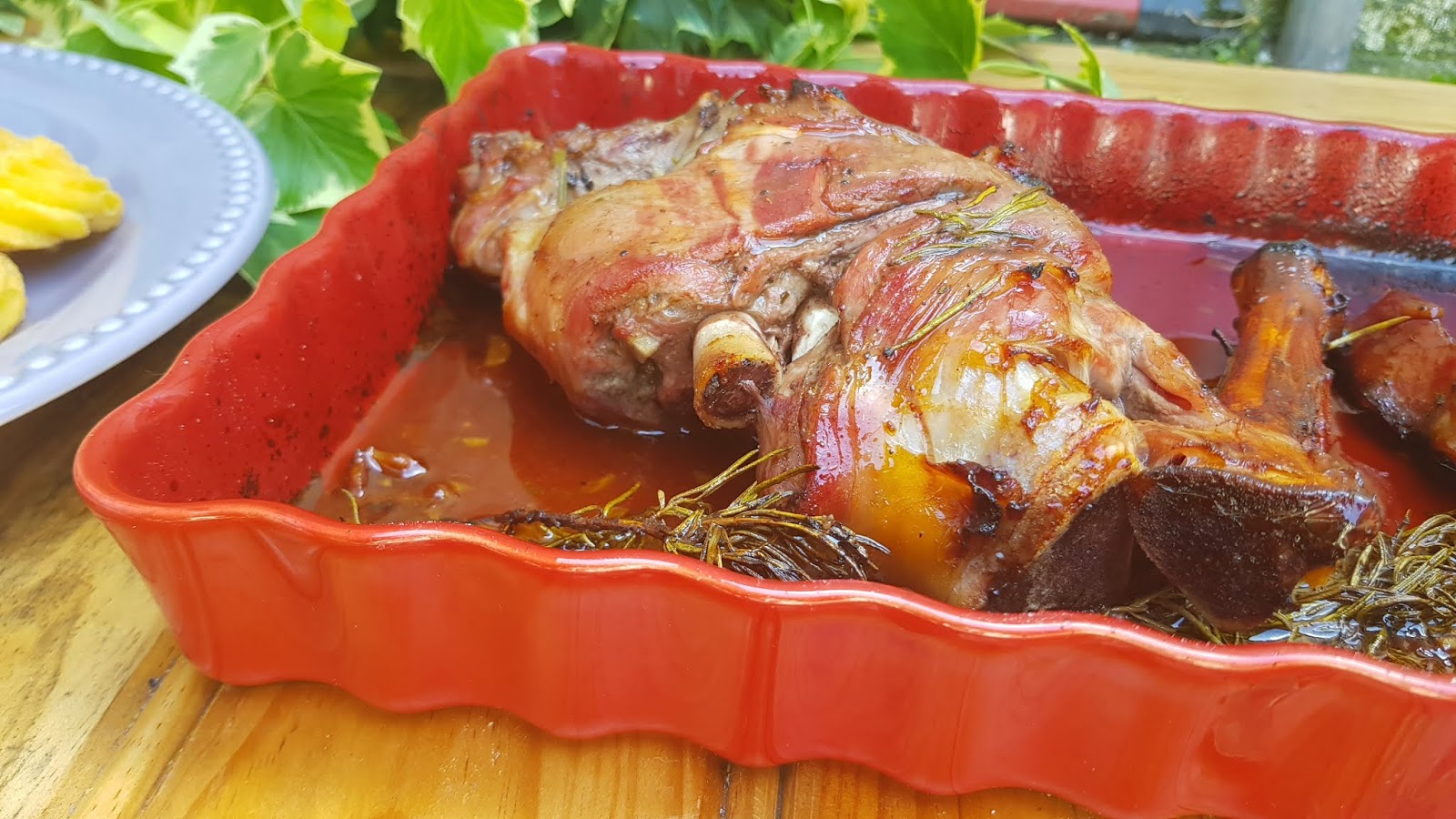 Cordeiro/Borrego assado no forno com alecrim, mel e vinagre balsâmico ...