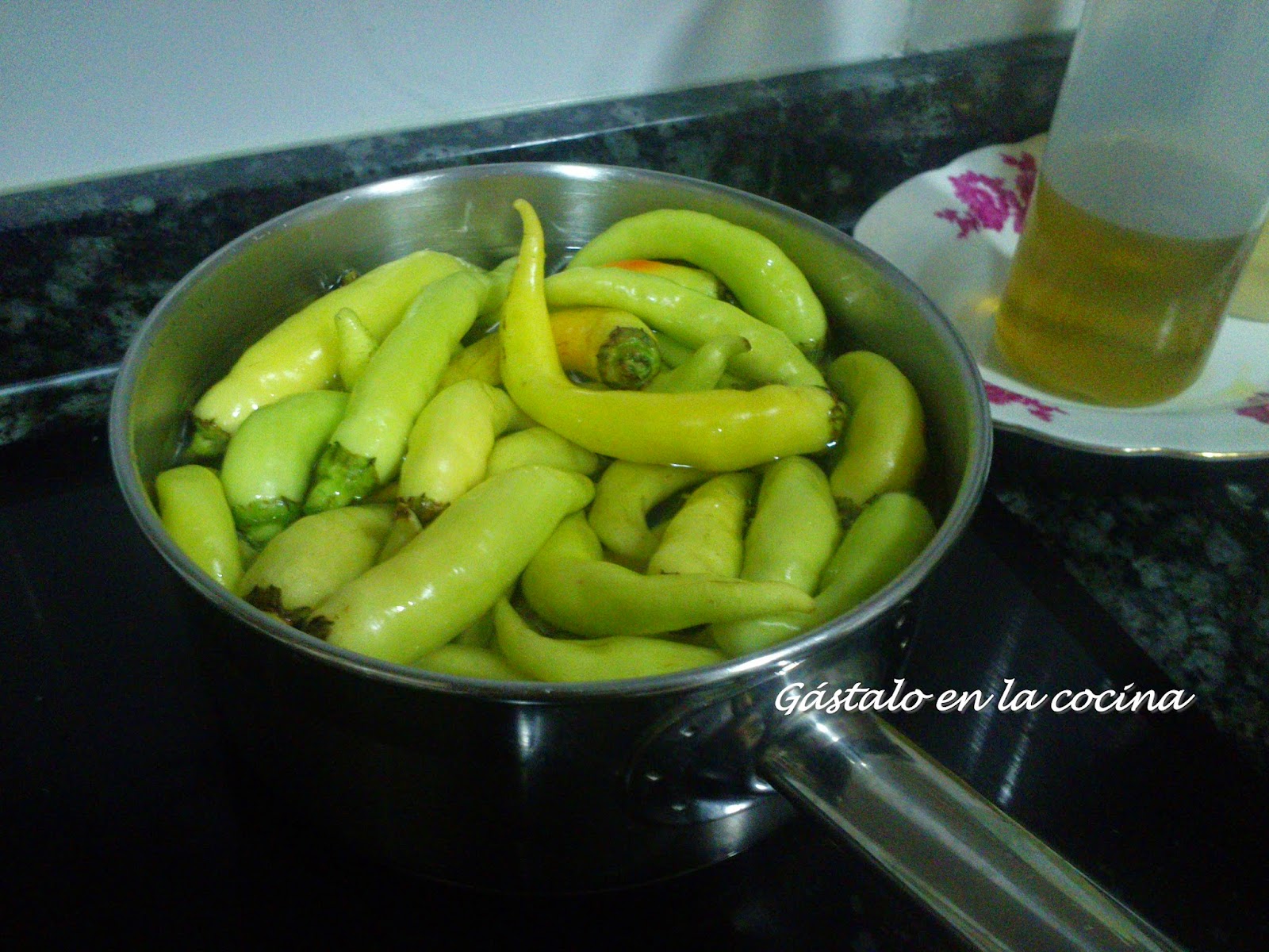 Gástalo en la cocina: GUINDILLAS PICANTES EN VINAGRE (MANERA DE ...