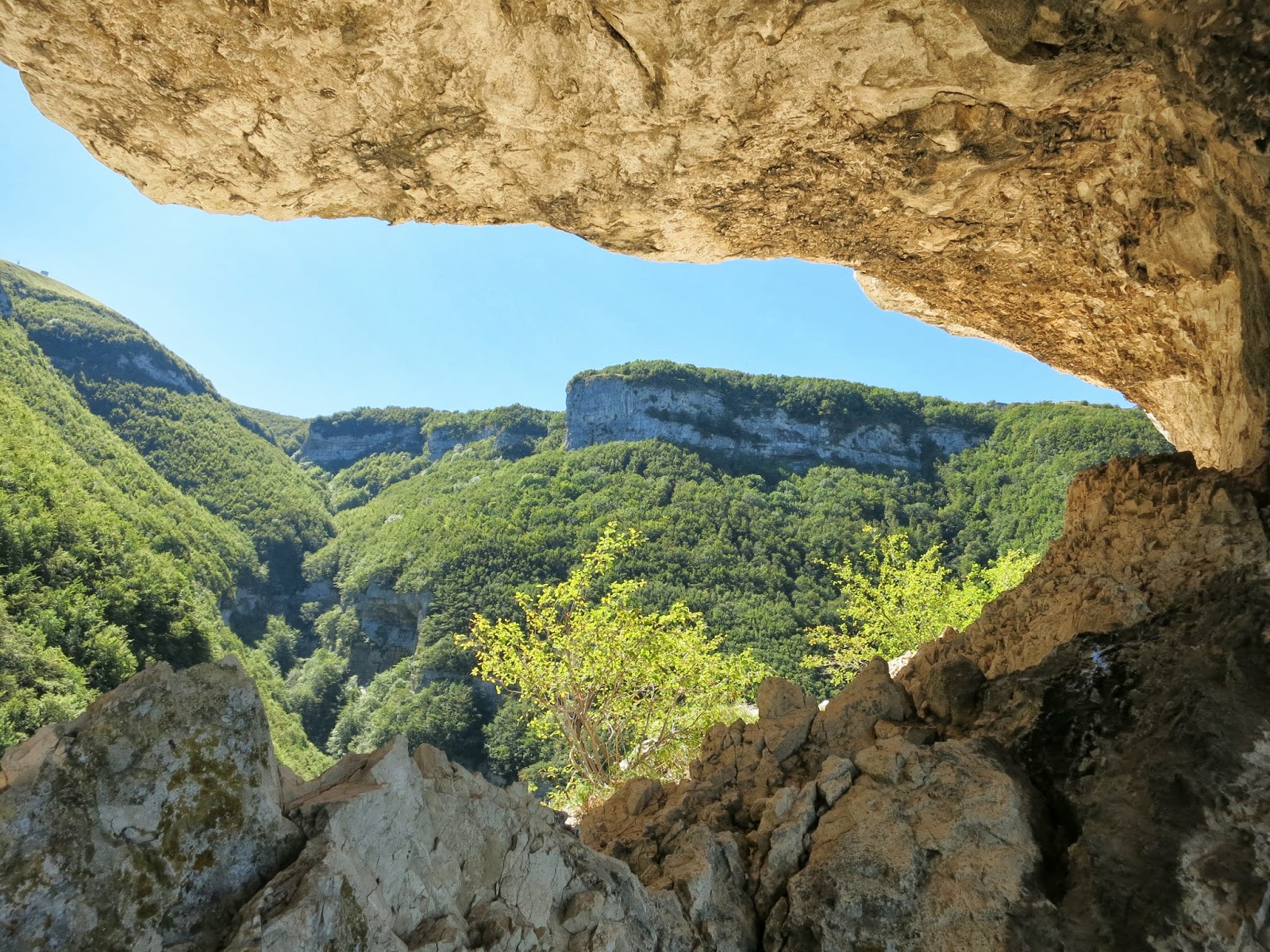 Itineris Mei: Escursione sul Monte Nerone: Dalla val d'Abisso al Rio ...