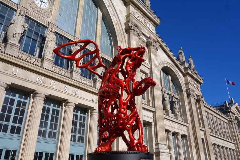 Paris : Angel Bear, une oeuvre au propos écologique de Richard Texier ...
