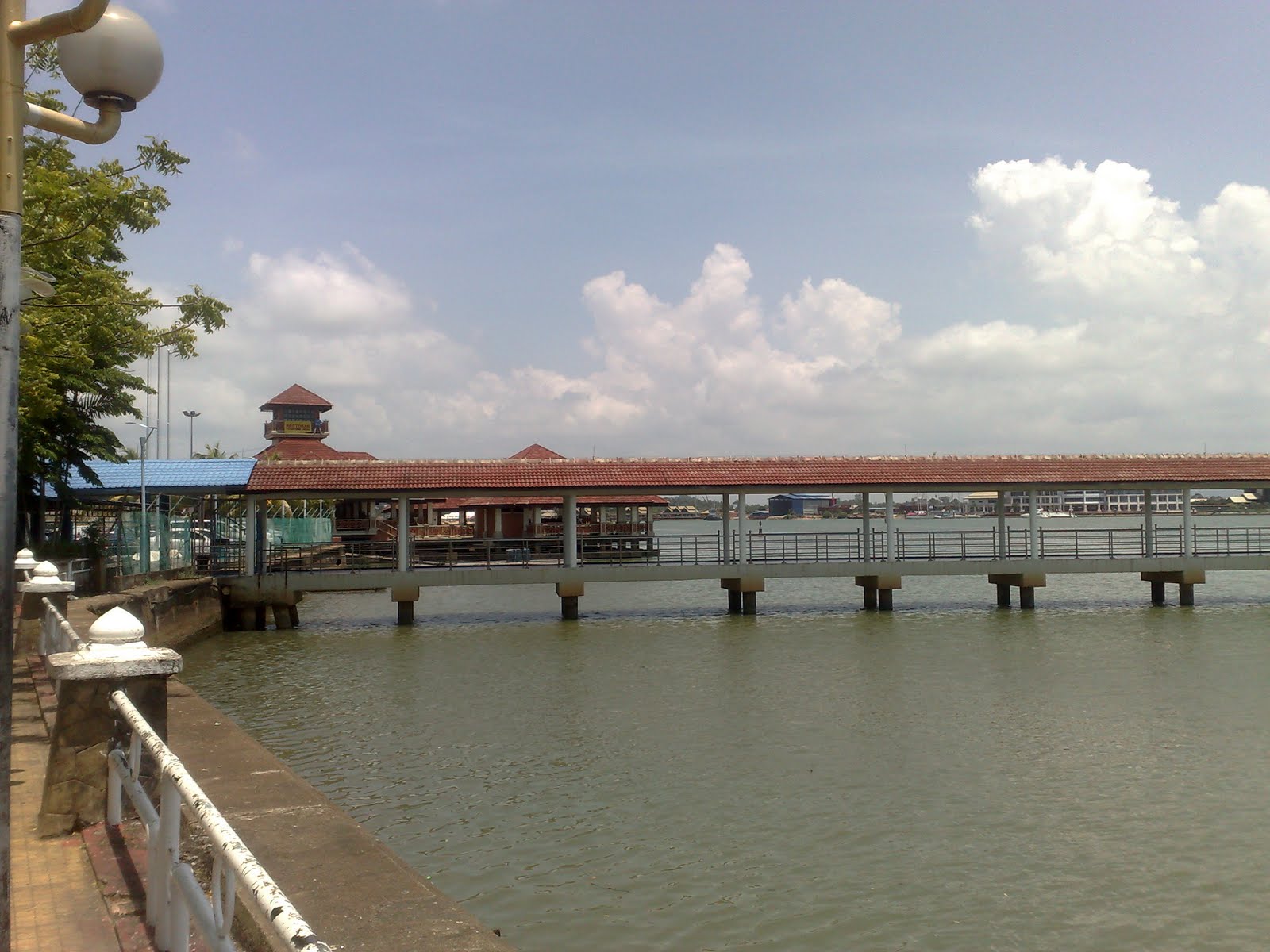 Crisp KRF Kak Mie: Jeti Shahbandar - gateway to city's exotic islands