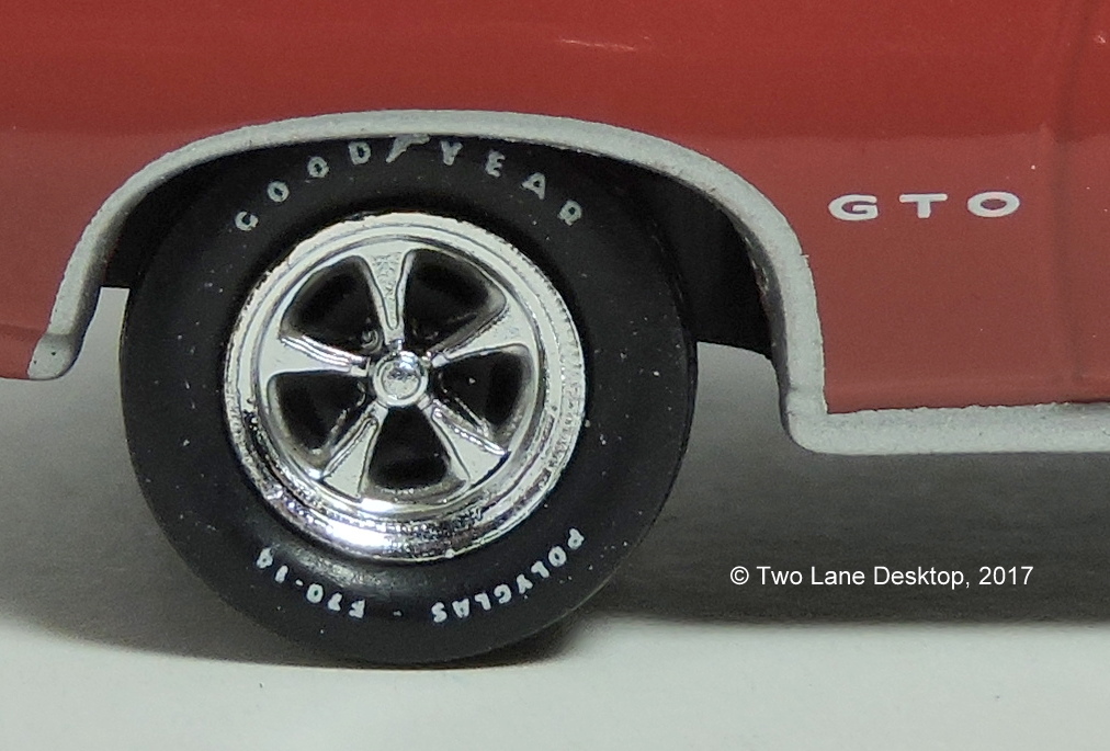 Johnny Lightning 1973 Pontiac GTO and M2 Machines 1969 Pontiac GTO