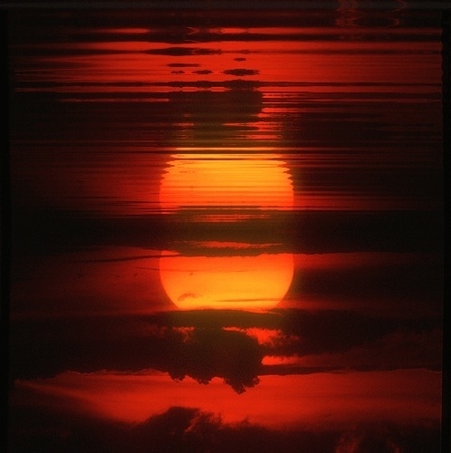 Fresh Pics: 30 Outstanding Examples of Reverse Reflection Photography