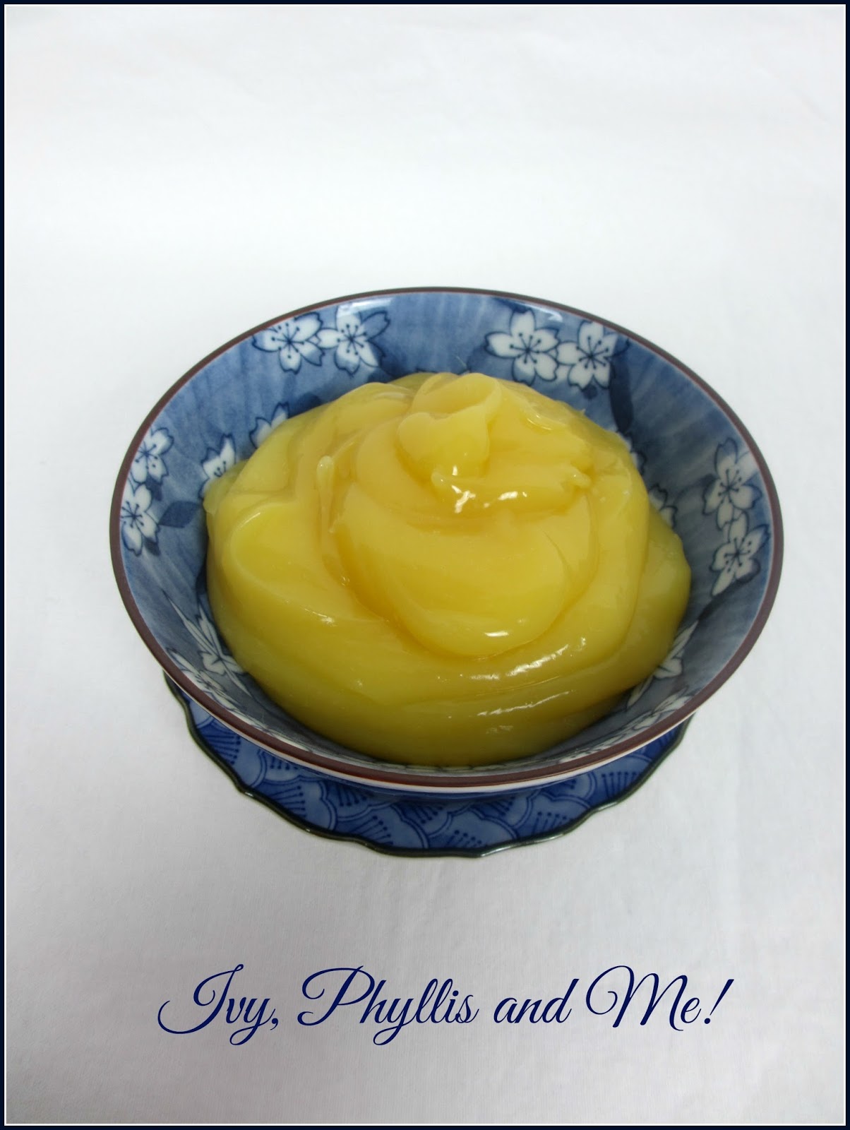 Ivy, Phyllis and Me!: GREEK YOGHURT AND LEMON CURD DESSERT