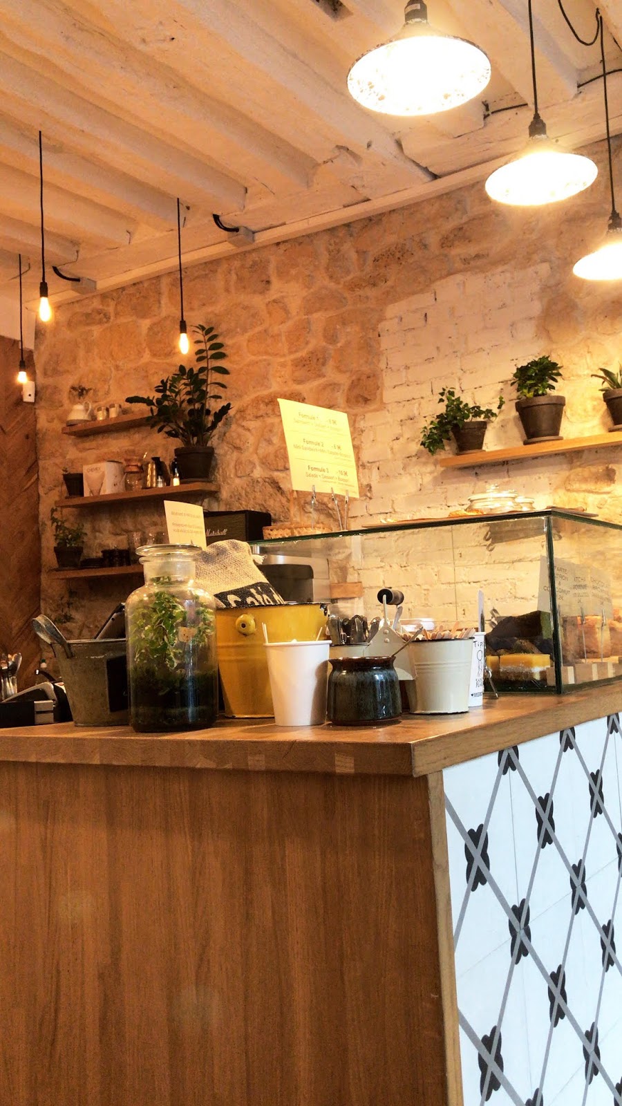 7 Coffee Shops You Must Visit While in Paris