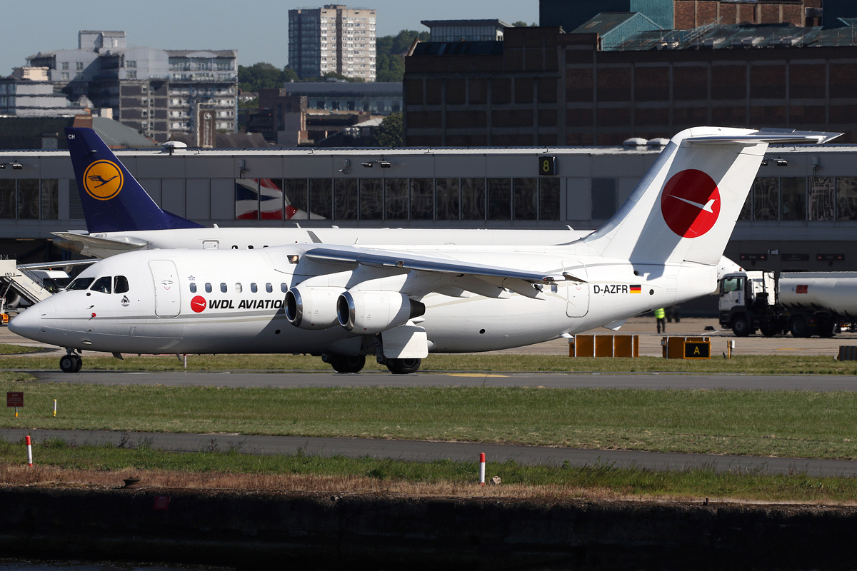 WORLD AIRCRAFT IMAGES by Terry Wade: D-AZFR B462 WDL EGLC (London City ...