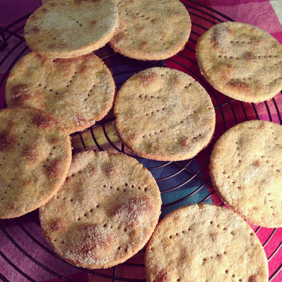 Rieska o pan plano finlandés con el que hacer leña | Hierbas y especias